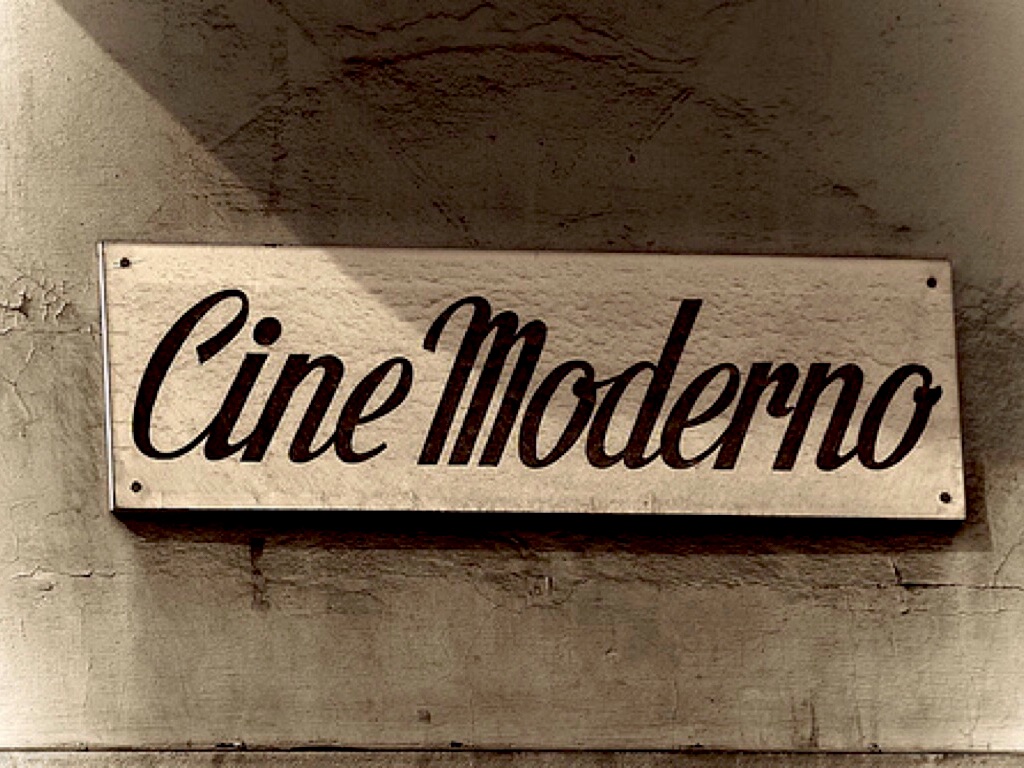 El Cine Moderno by Victor Andres Cruz Pérez
