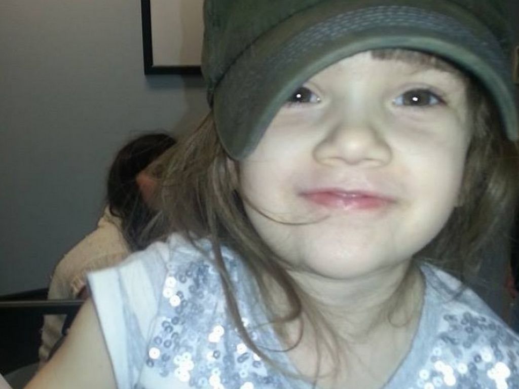 Copy of Helping Ashlyn Hendrickson by Denaelyn24