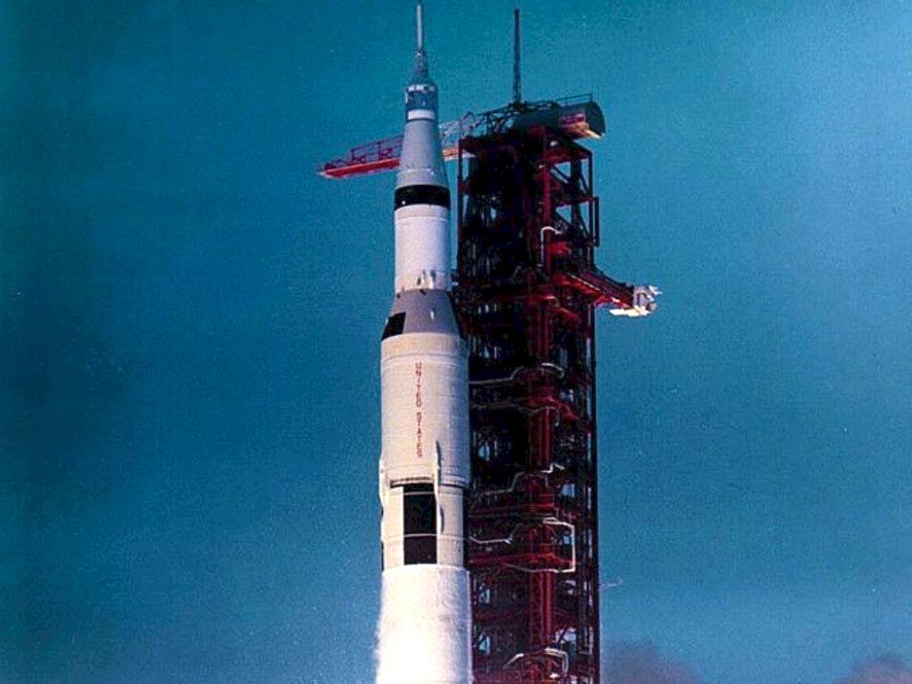 Apollo 9 by Sophia Gilmour